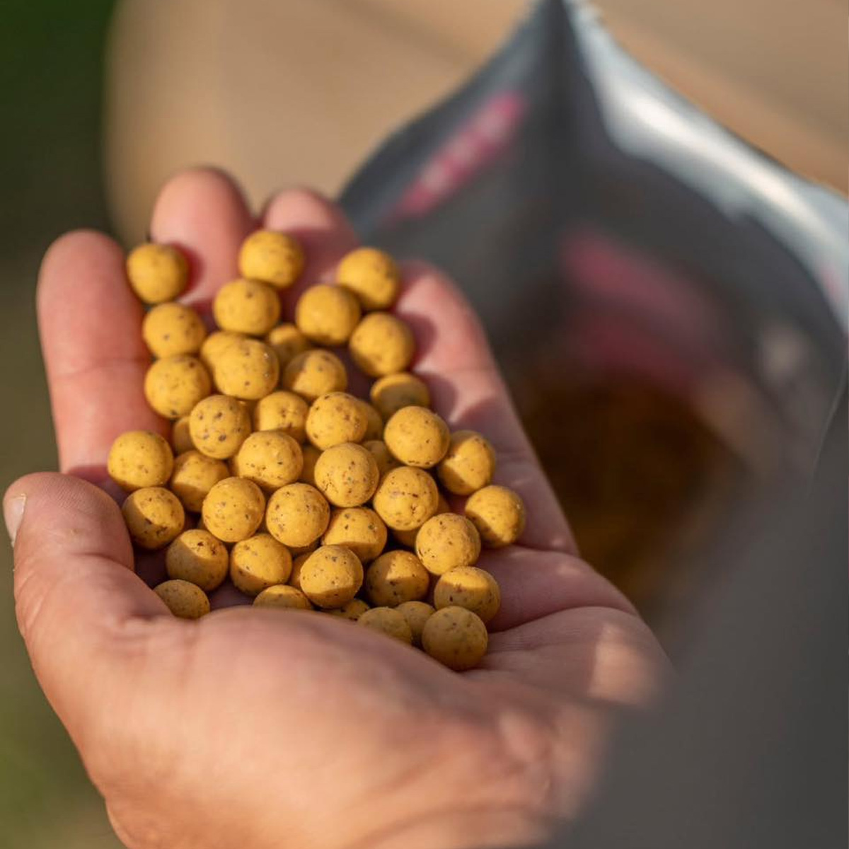 Mainline High Impact Boilies 1kg 10mm - £13.25