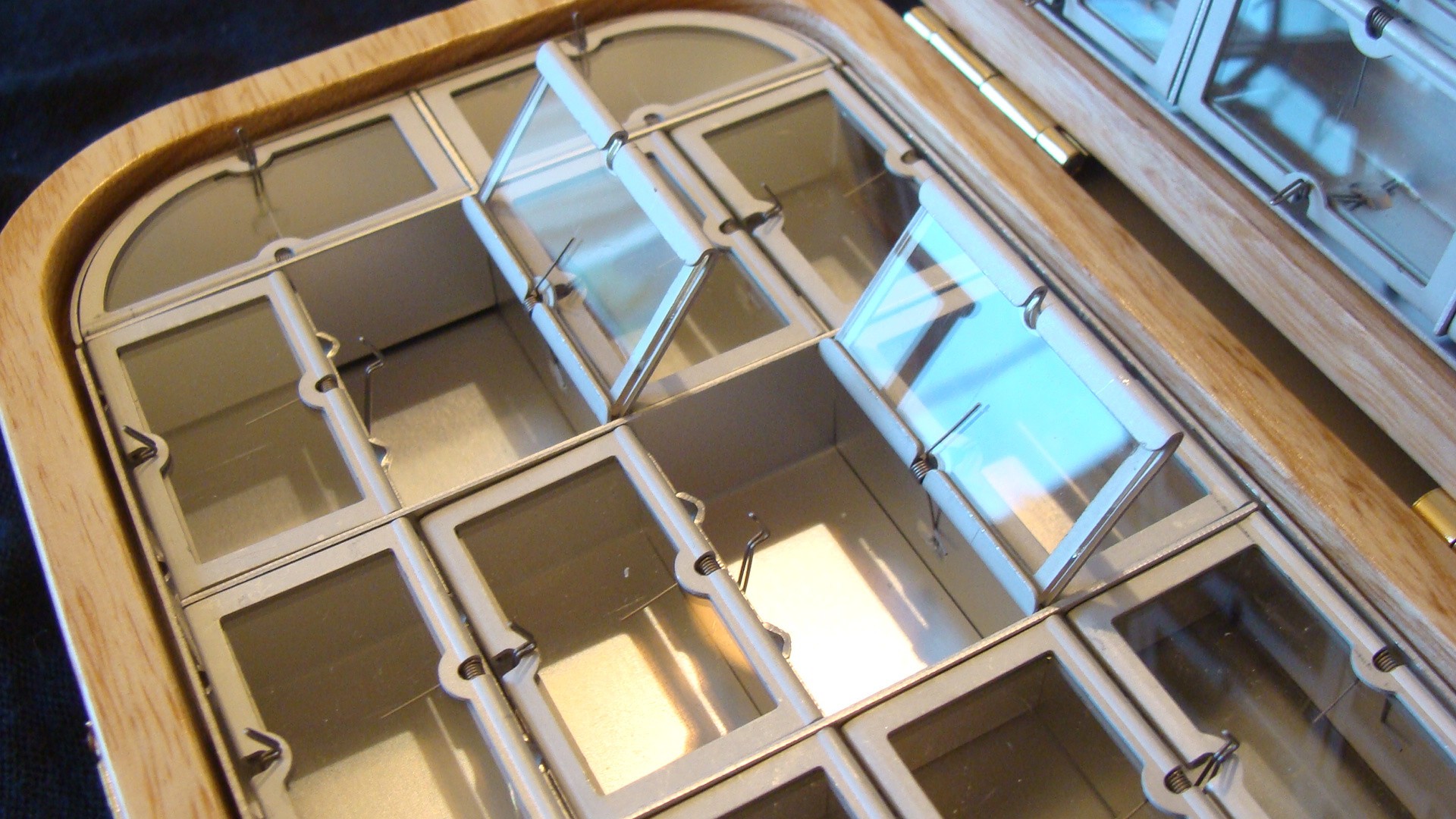 Richard Wheatley Dry Fly Deluxe Compartment Fly Box - £80.99