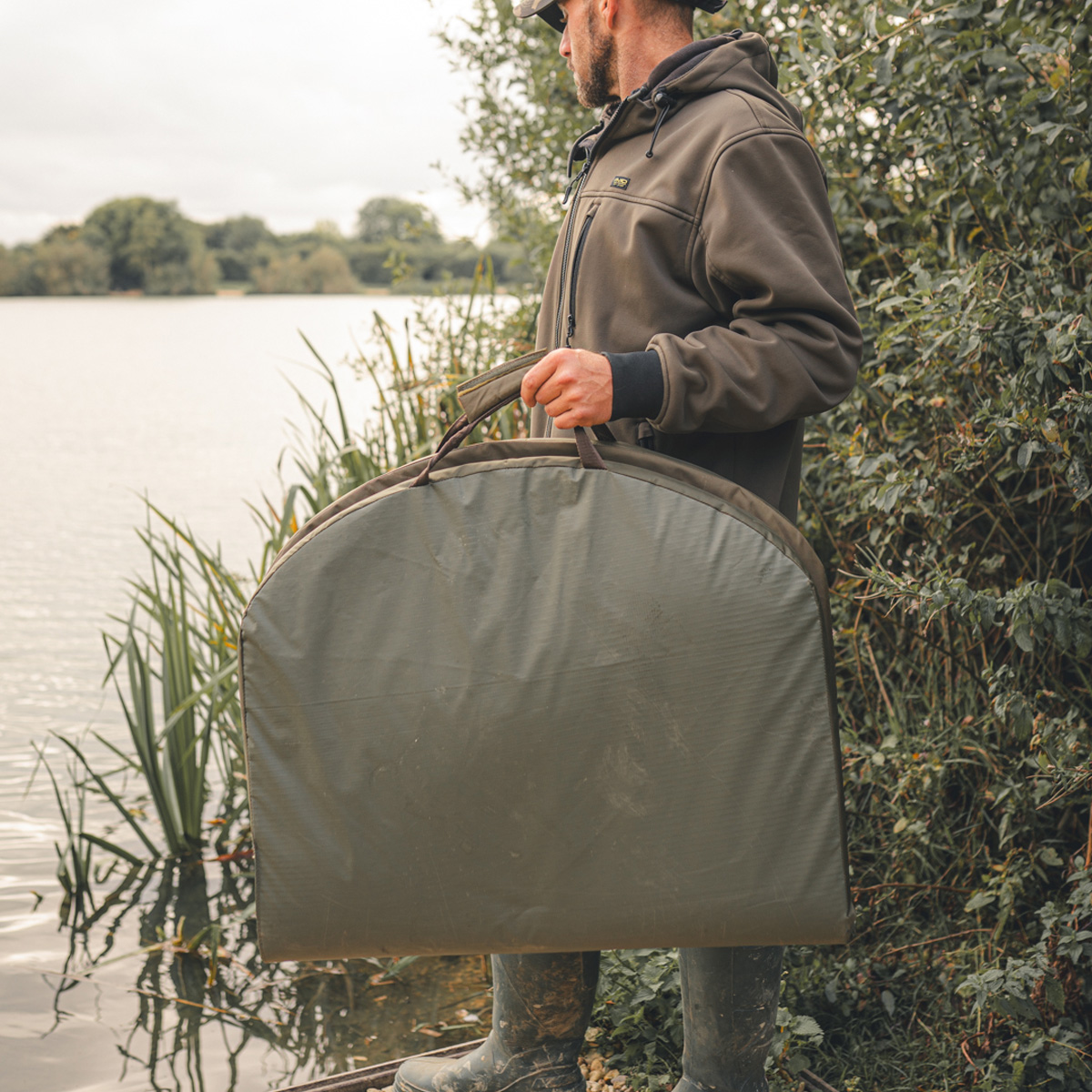 Avid Carp Revolve Folding Flat Mat - £39.99