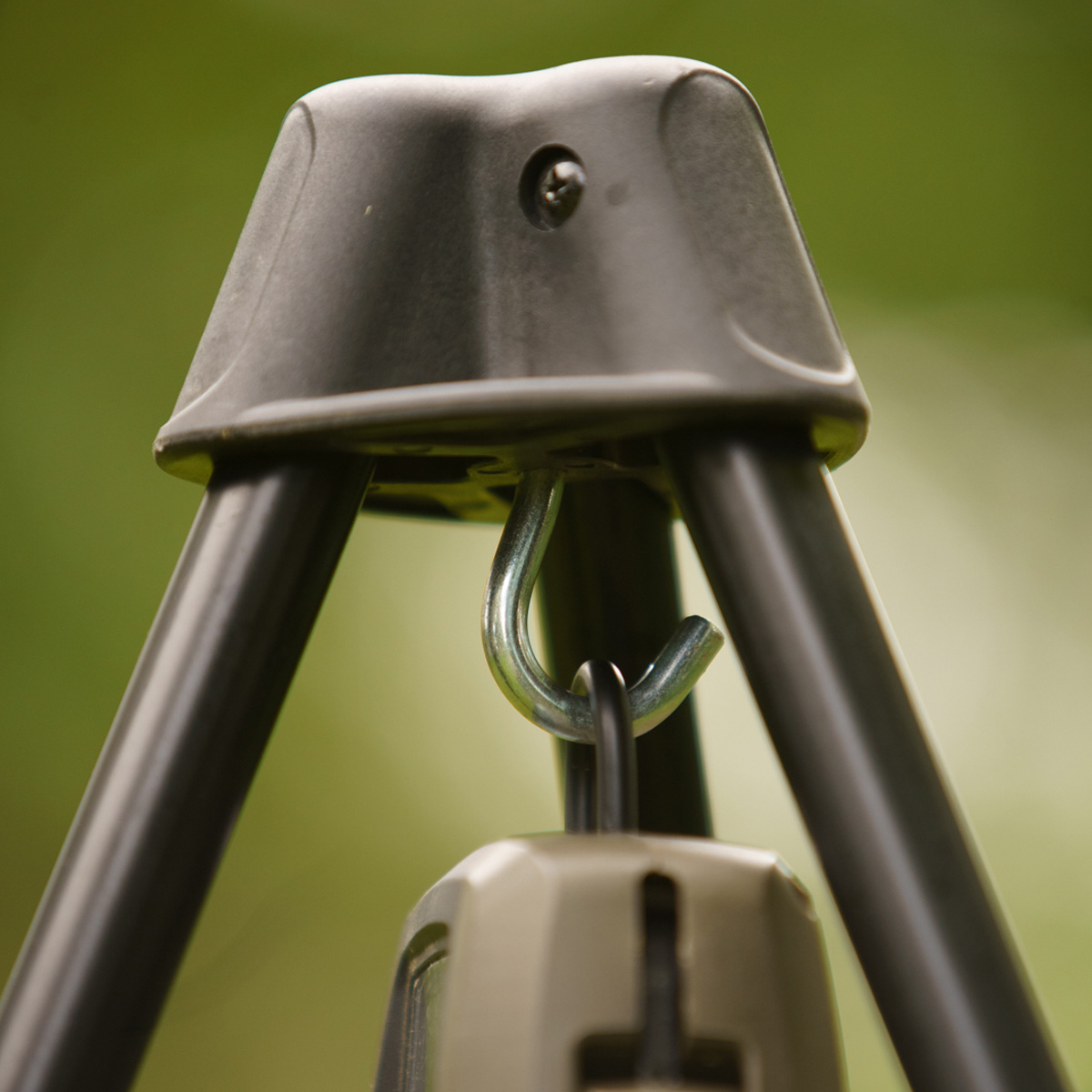 Avid Carp Revolve Weigh Tripod - £44.99